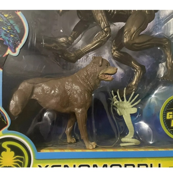 Lanard | Toys | Set Of 3 Xenomorph Special Edition Glow In The Dark ...
